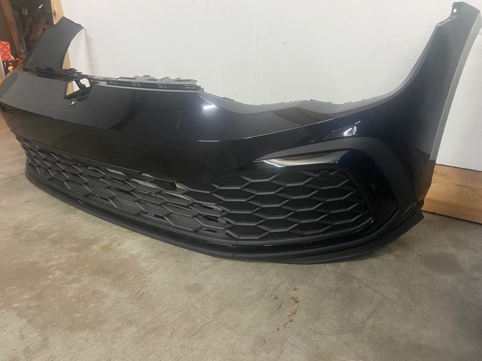 Pare-choc avant GOLF 8 R-line Deep Black Pearl - TIZ AUTOPARTS